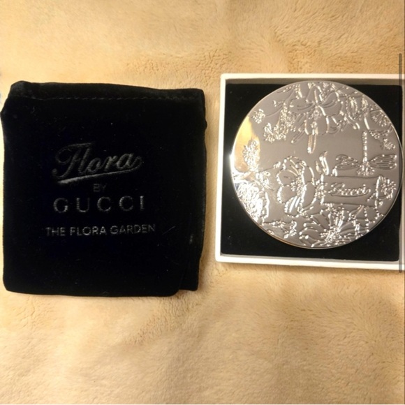 Gucci | Accessories | Gucci Flora Silver Compact Mirror The Flora ...